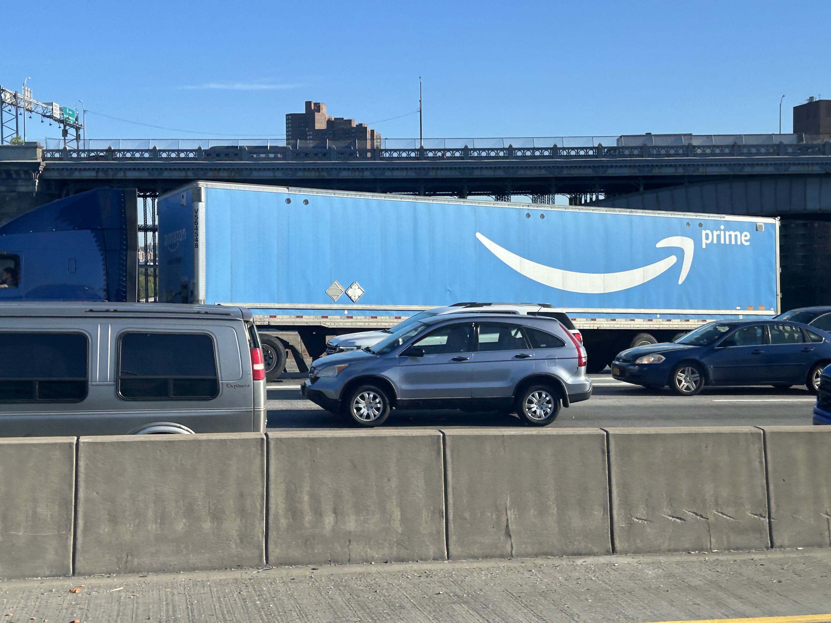 Amazon bets on lower-cost freight as it opens LTL network nationwide