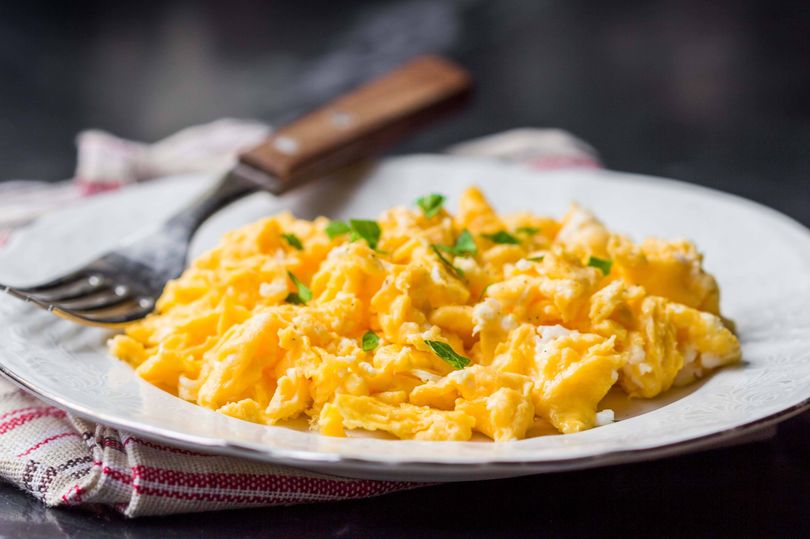 Gordon Ramsay says scrambled eggs are better if you add 1 ingredient ...