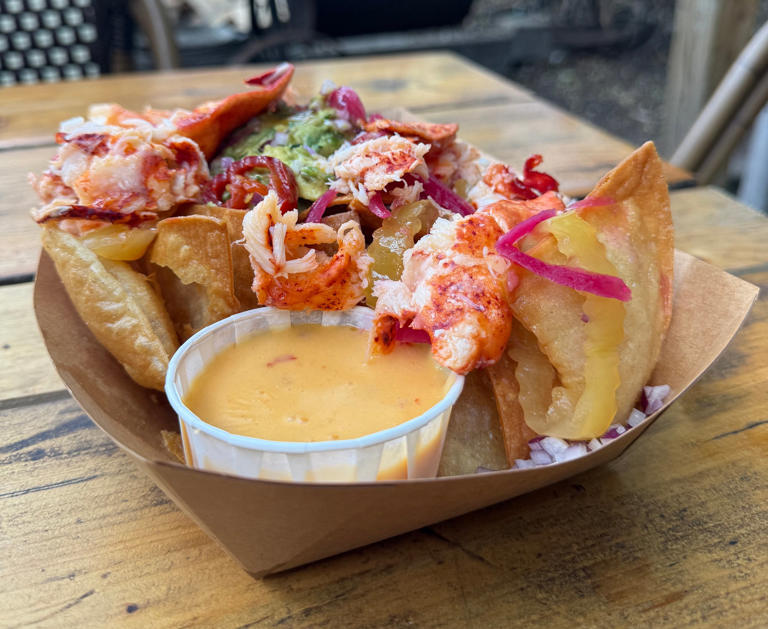A popular Toronto deli is now open for dinner