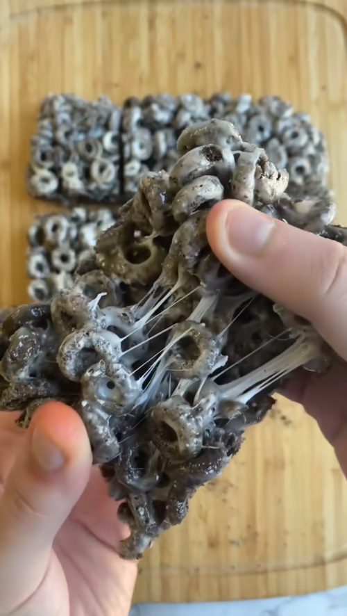 Gooey Oreo cereal bars with marshmallow magic