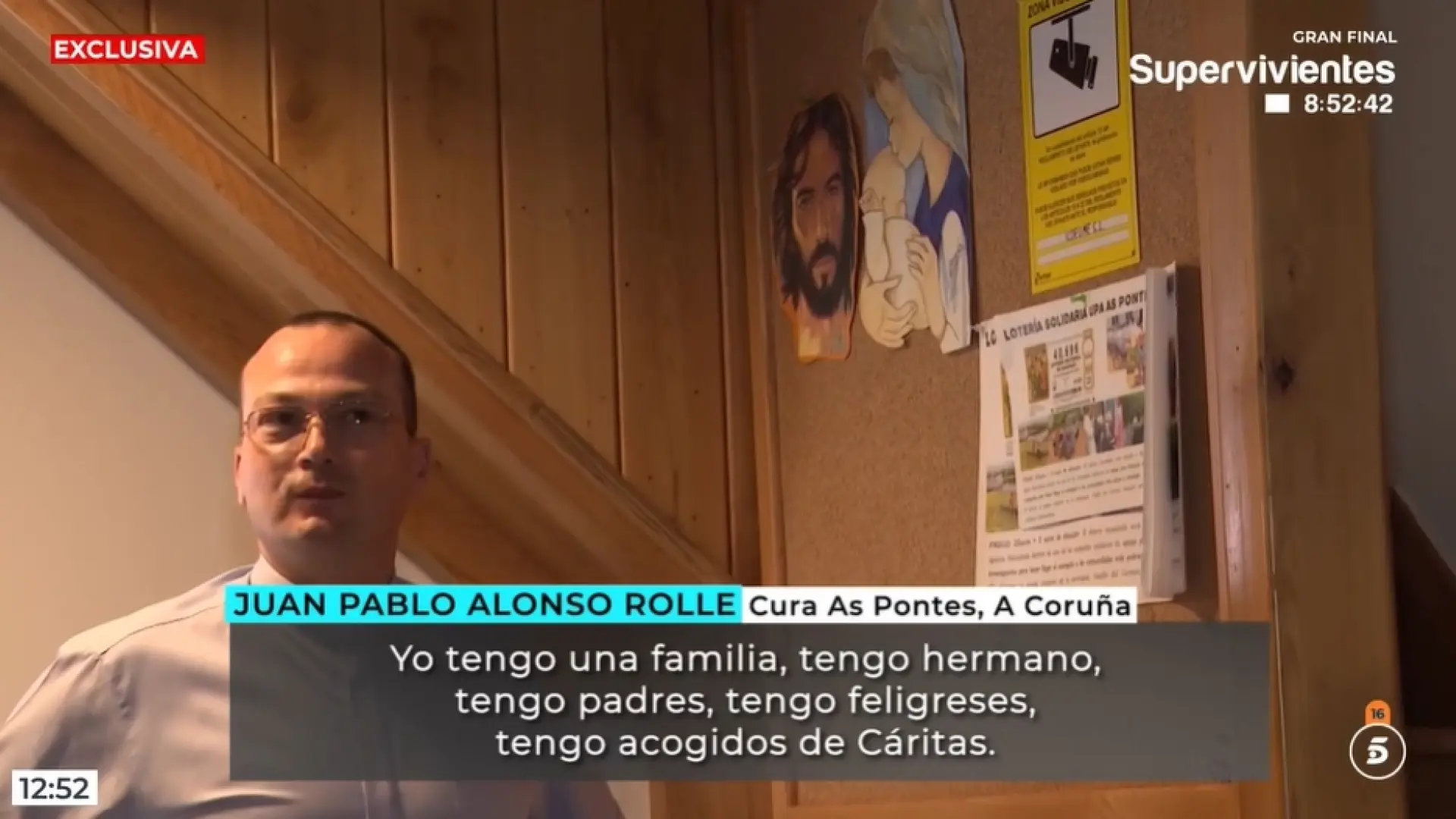 Los vecinos de As Pontes, contra el cura que quiere quitar la terraza ...