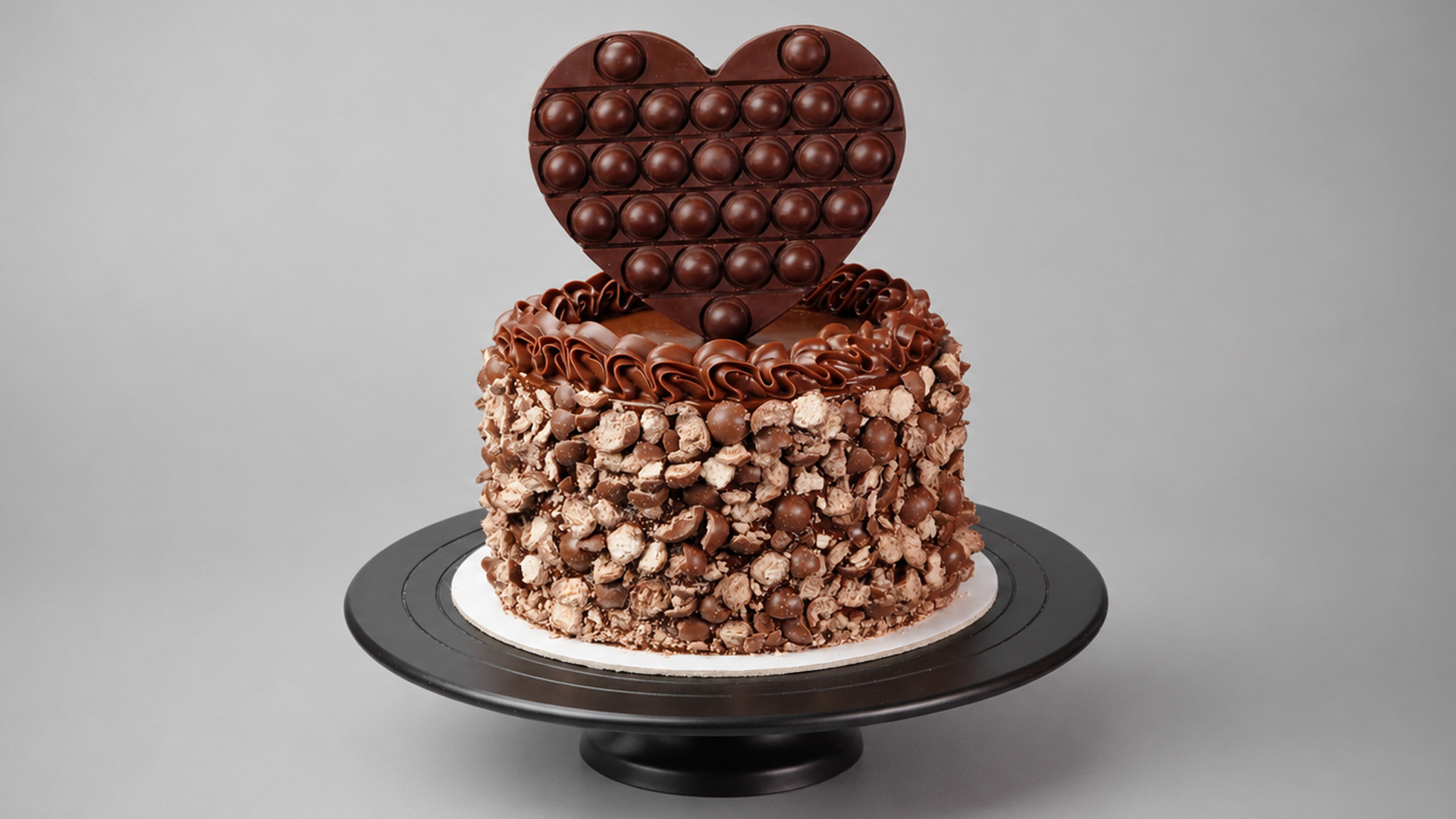 Chocolate cake decorating ideas for delicious desserts