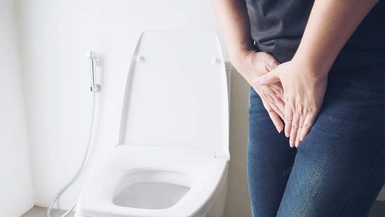 Holding urine at work? Oncologist shares why this habit may seriously ...
