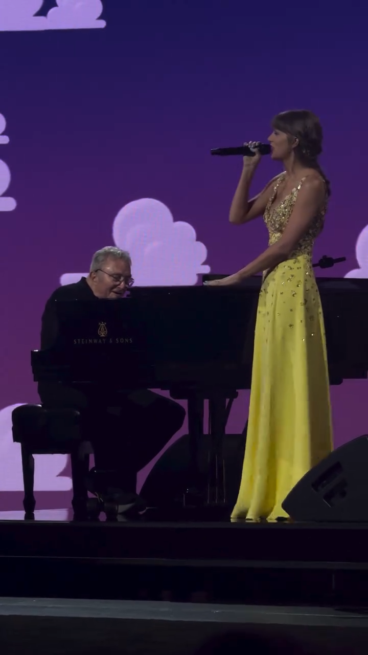 Taylor Swift and Randy Newman perform You’ve Got a Friend in Me at Toy ...
