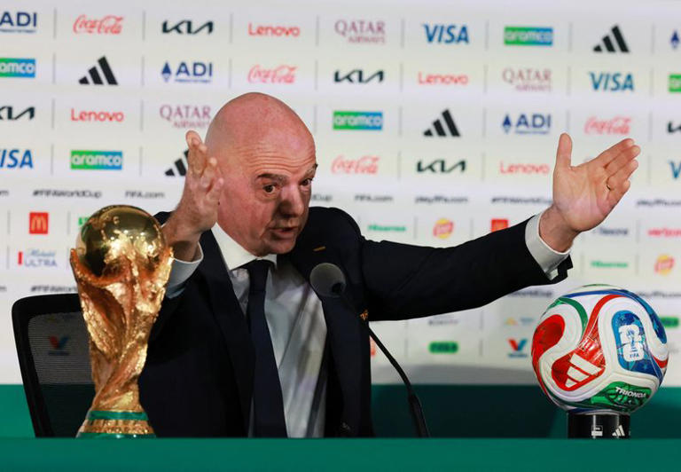 Soccer 'Chill, relax': Infantino defends FIFA over World Cup visa issues
