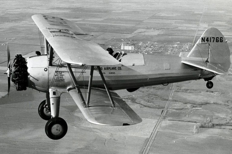 Stearman fly-in to bring more than 40 historic biplanes to National ...