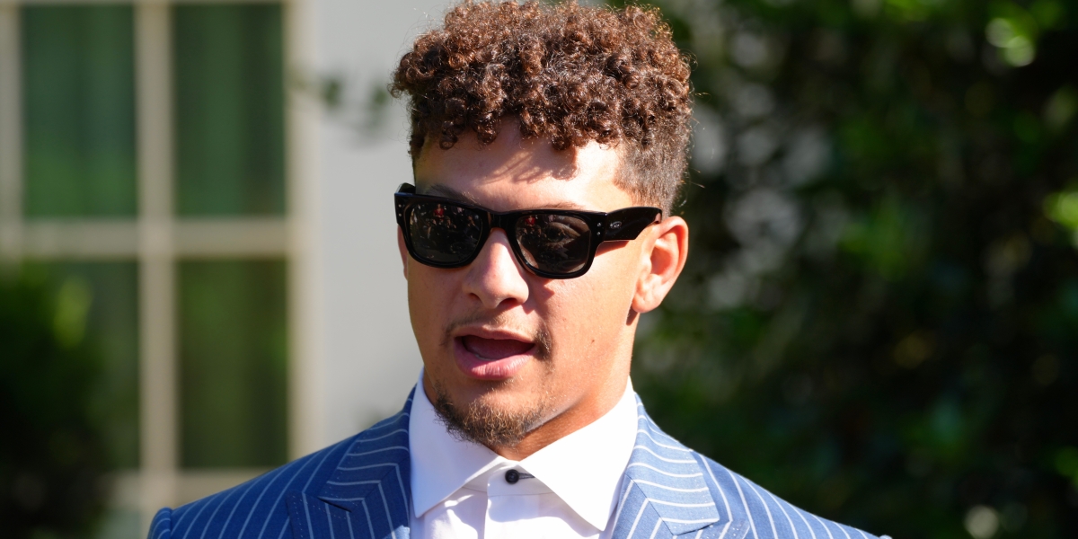 Patrick Mahomes signs historic salary record with Kansas City Chiefs