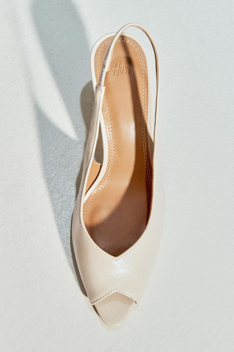 Peep-toe heels are trending—they look chicest when styled like this ...