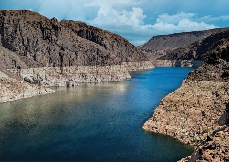 10 US rivers now flowing at historic lows
