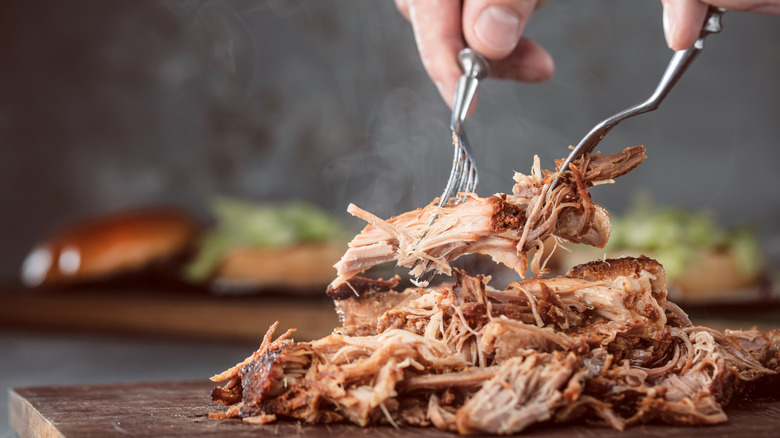 Here's how you should be reheating pulled pork