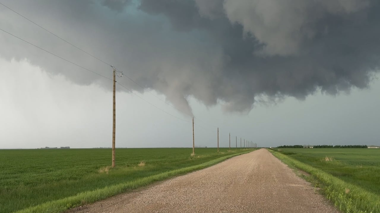 Tornado touches down in southern Manitoba