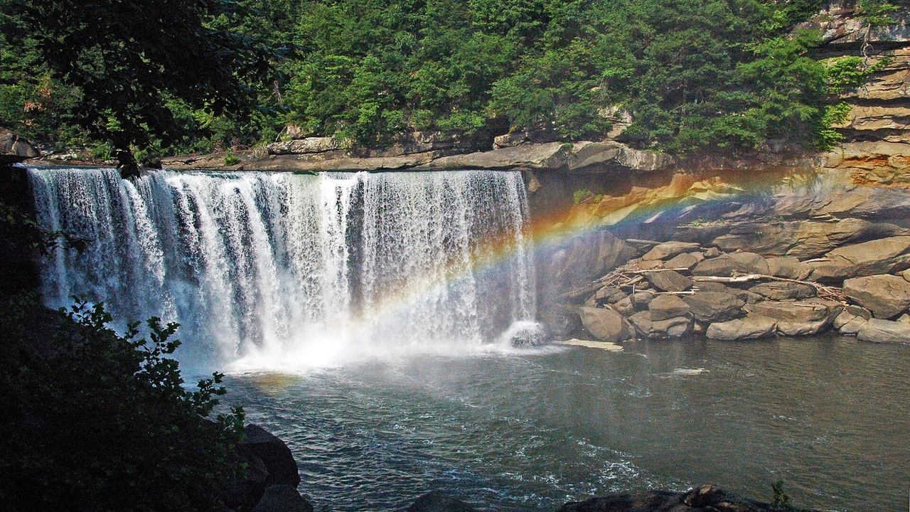 Kentucky has a waterfall that makes rainbows from moonlight, and almost ...