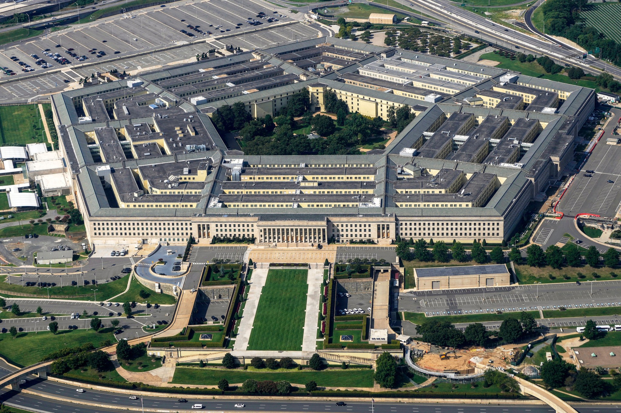 Hazmat teams respond to Pentagon after systems detect air quality issue