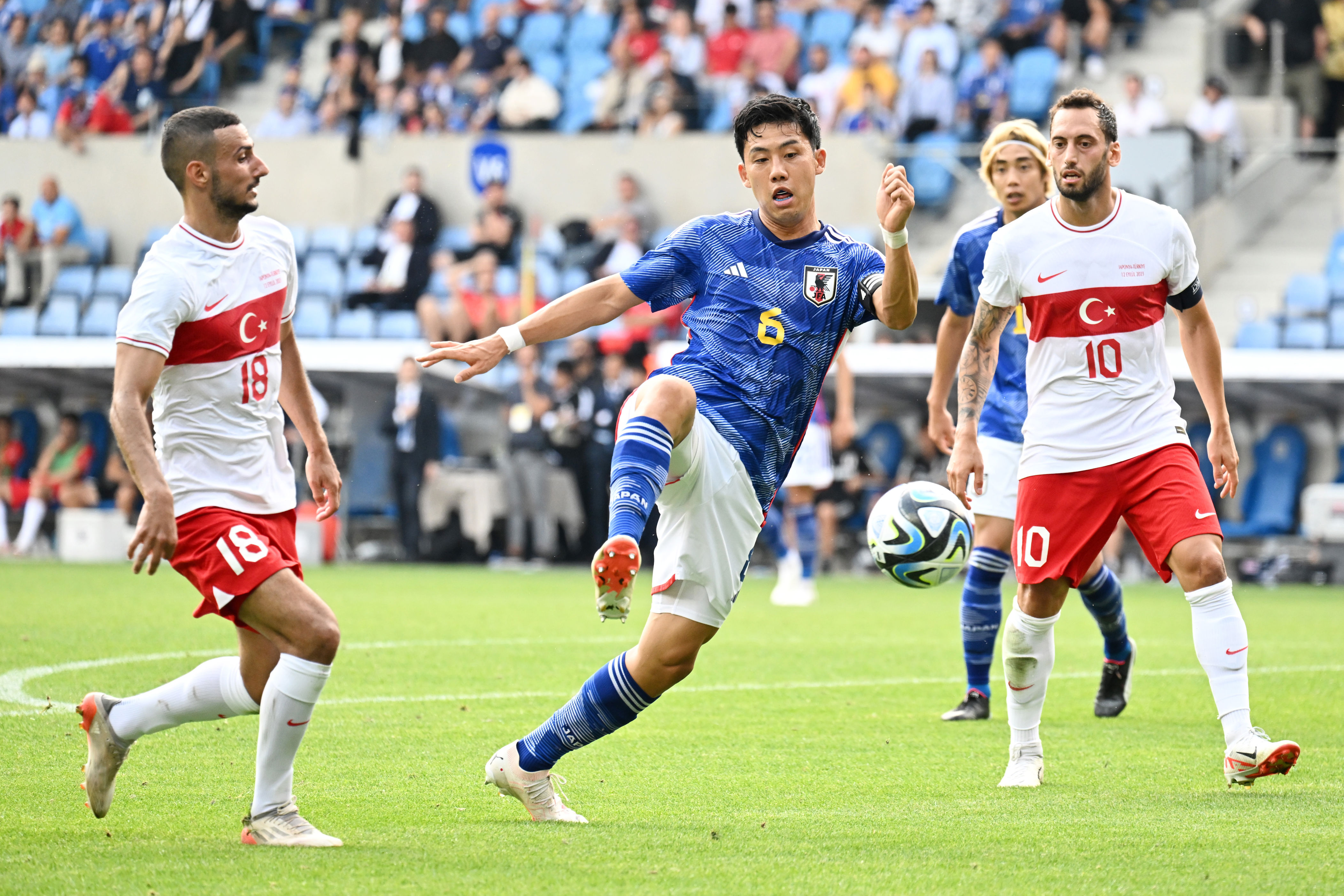 Dreun voor Japan: aanvoerder Endo haakt drie dagen voor WK-duel met ...