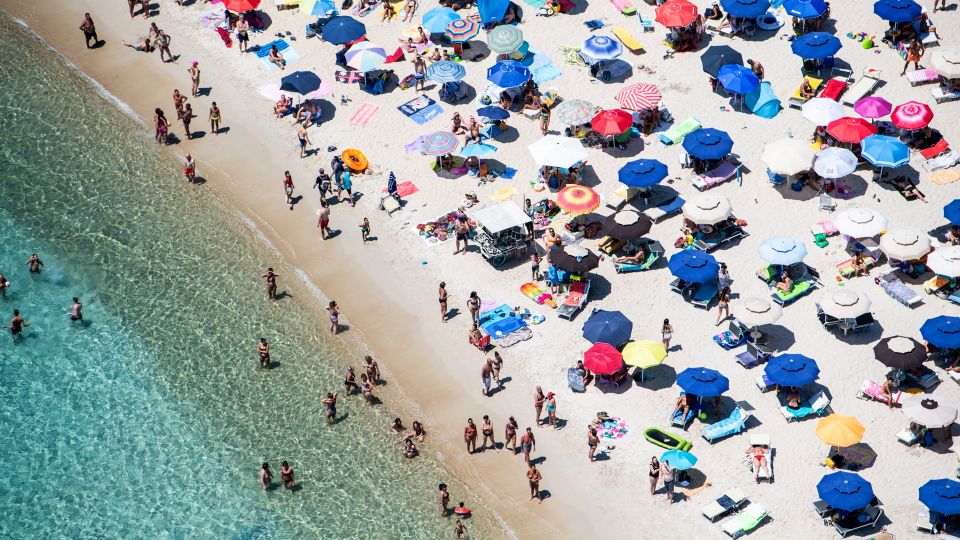 Italian beach bans umbrellas for people between the ages of 10 and 65