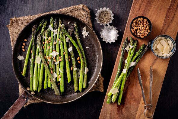 Asparagus will be juicier and crispier when drizzled with 1 ingredient ...