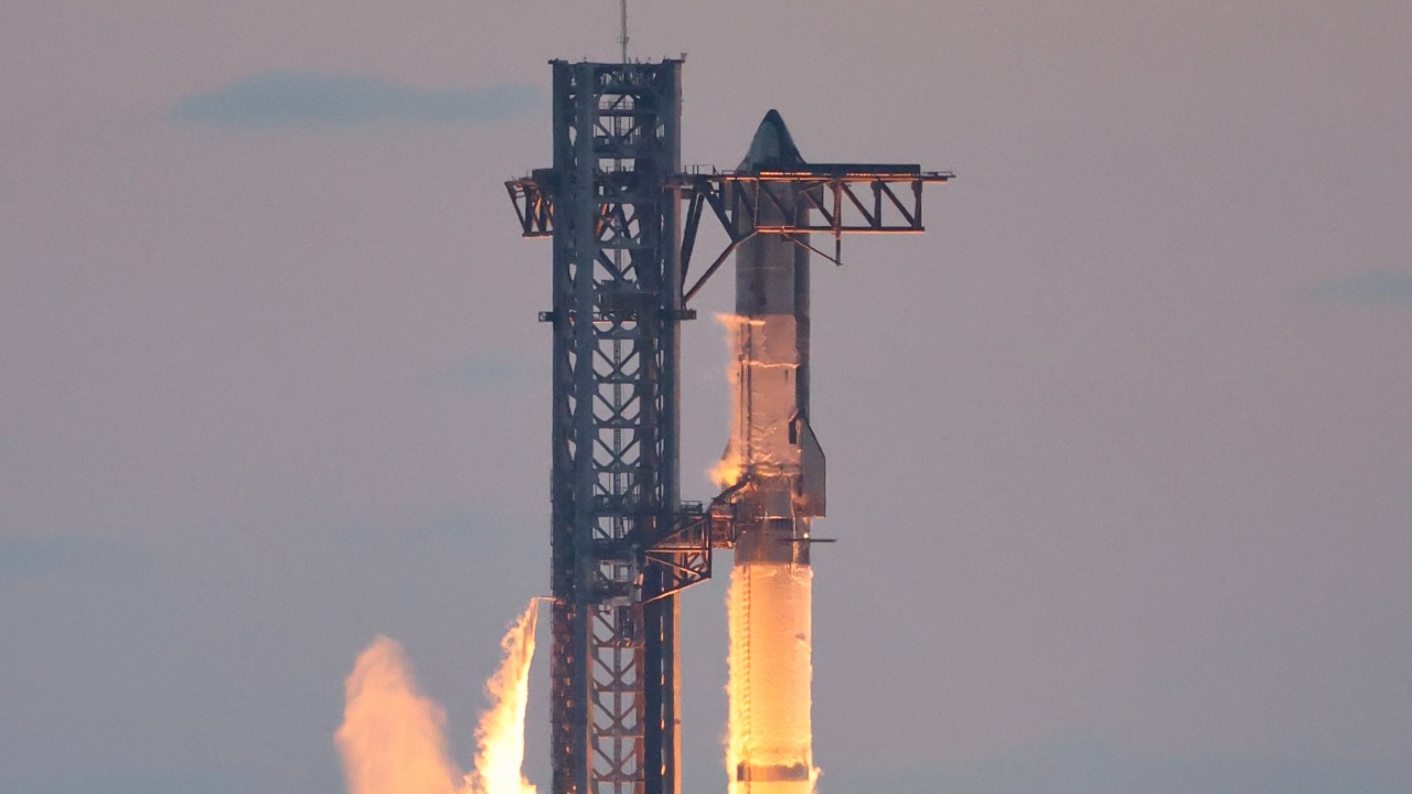 SpaceX is readying Booster 20 for its next Starship test after an ...