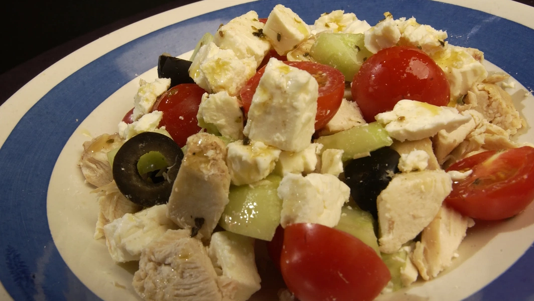 15 high-protein salads featuring meat, seafood, and plant-based options