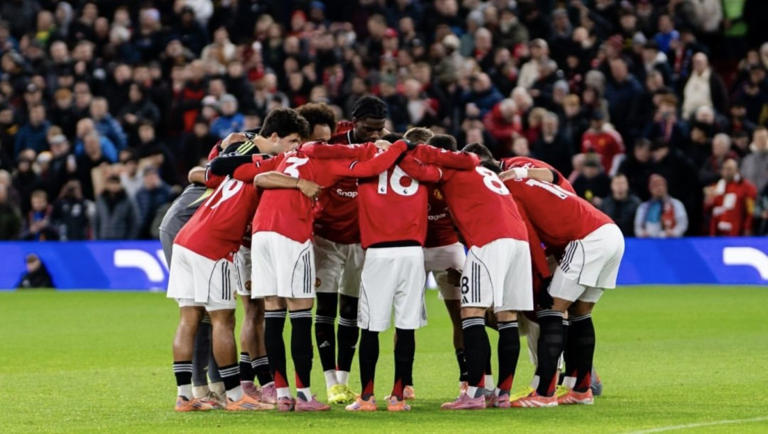 Bukan dari sepak bola! Ini kisah di balik julukan ikonik The Red Devils ...