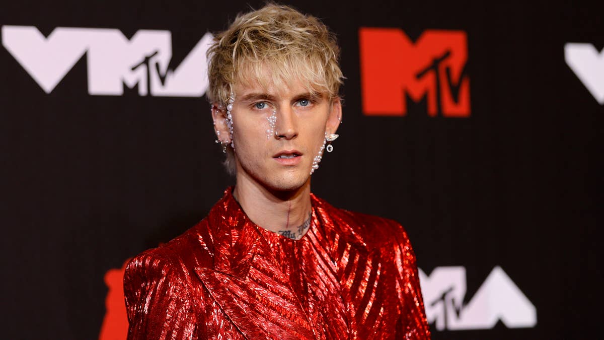 Machine Gun Kelly reveals health crisis after rapid blackout tattoo ...