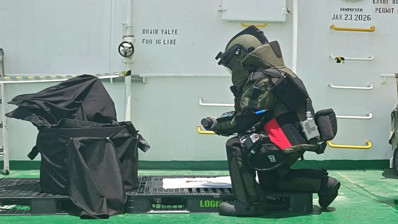 Indian Navy conducts mid-sea operation, recovers unexploded warhead ...