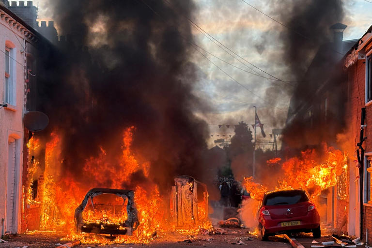 Anti-immigration protests in Northern Ireland escalate into violent unrest