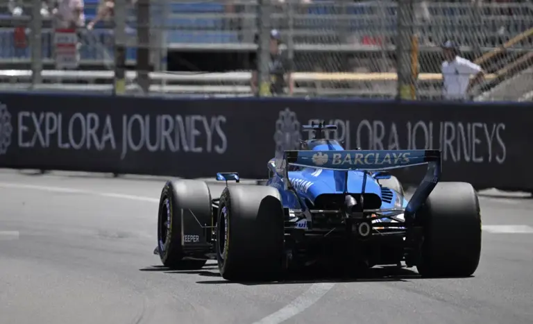 F1. "Mercedes deve poter sviluppare perché...": Albon rompe il silenzio ...