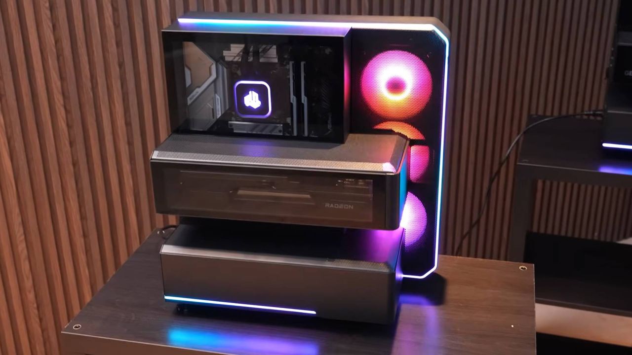 This fresh-looking PC case from Phanteks gives your GPU a room with a view