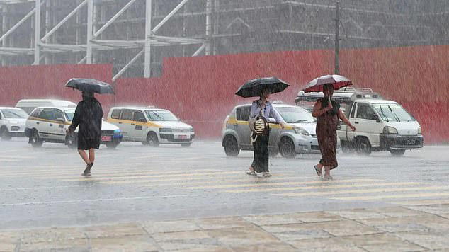 Scientists: America's 'corridor of chaos' as Super El Niño grips nation