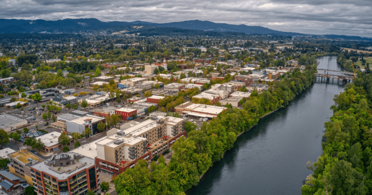 This beautiful Oregon city is made for exploring on foot