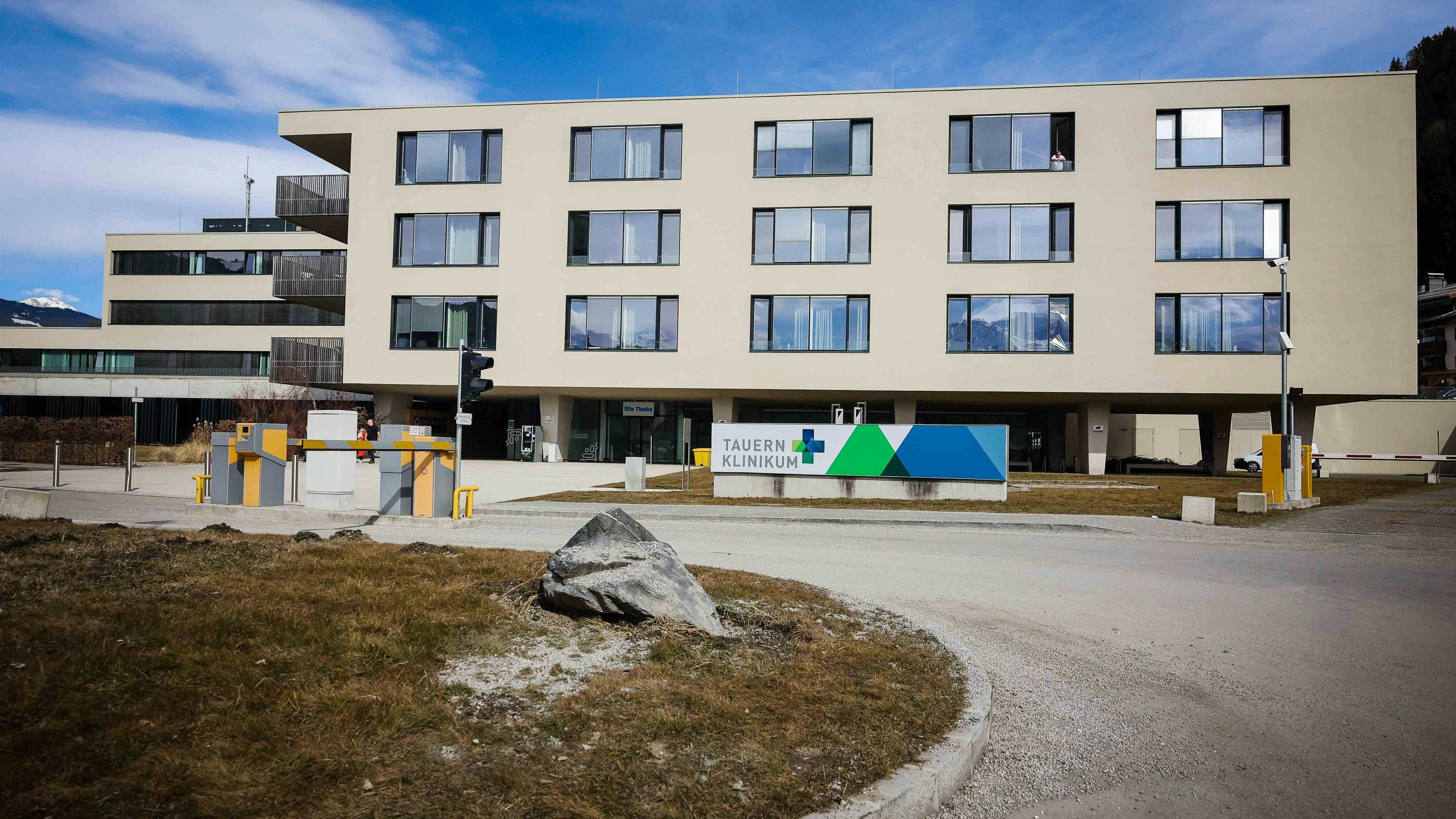 Bub "im eigenen Körper gefangen" – Eltern klagen Klinik