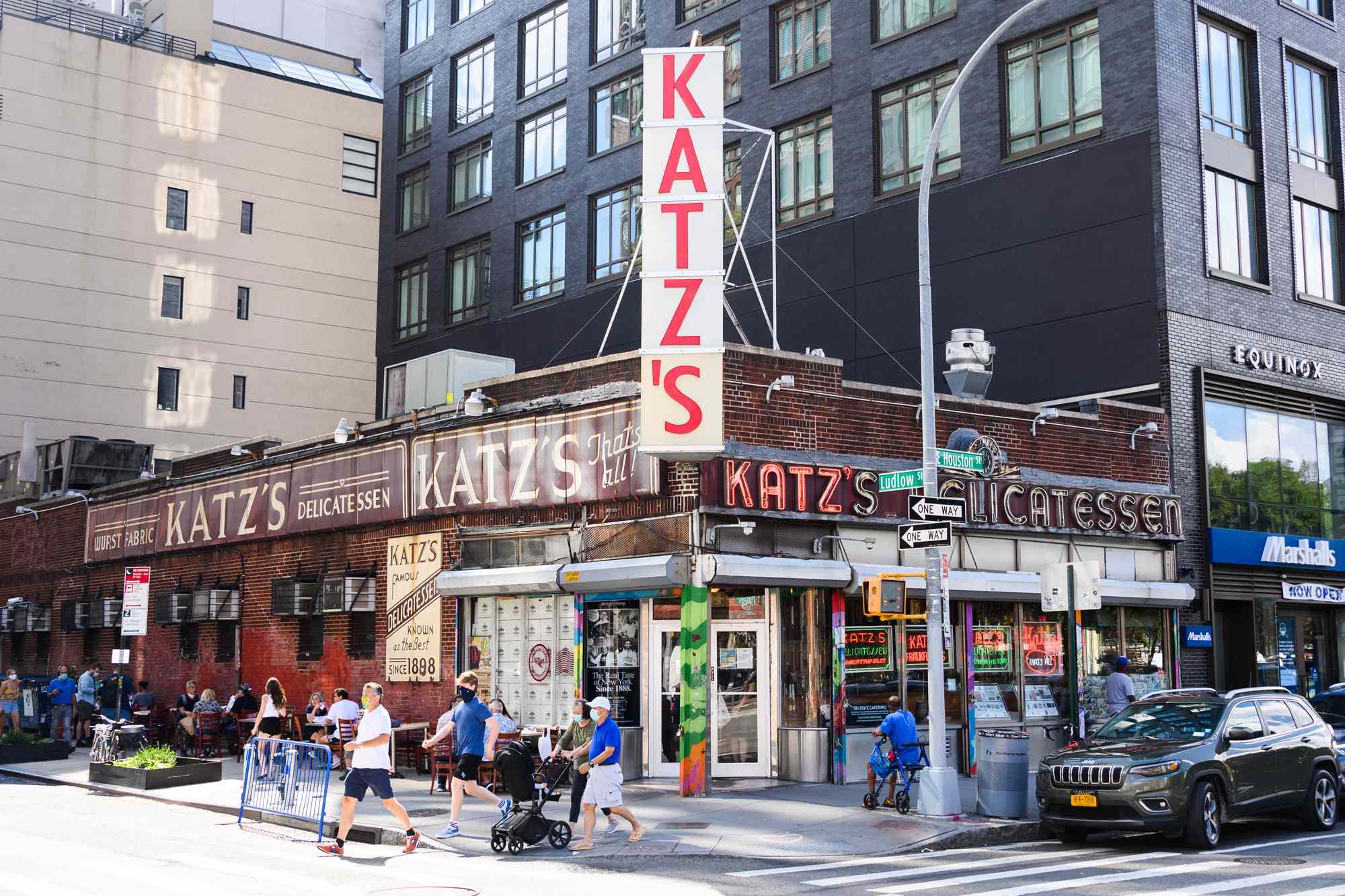 NYC's Katz's Deli is touching down in the Midwest for a limited time ...