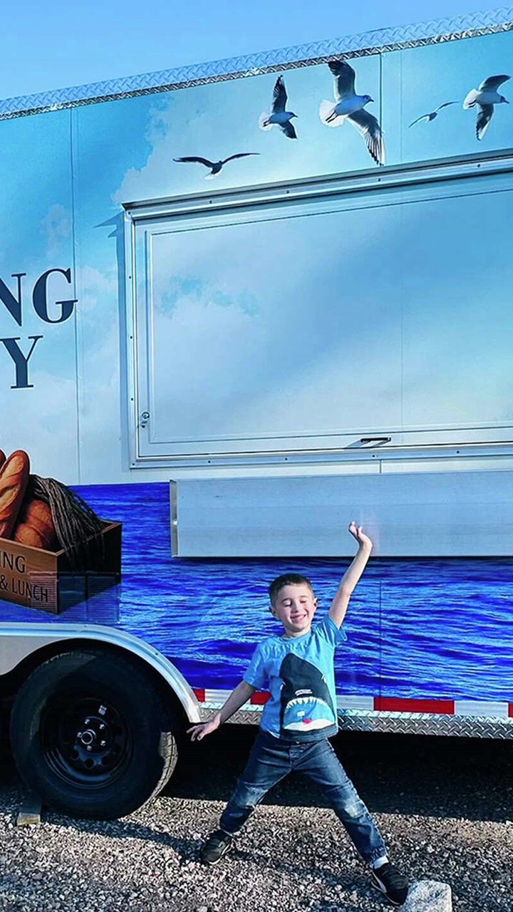 New Clinton food trailer near beach and marinas draws crowds with ...