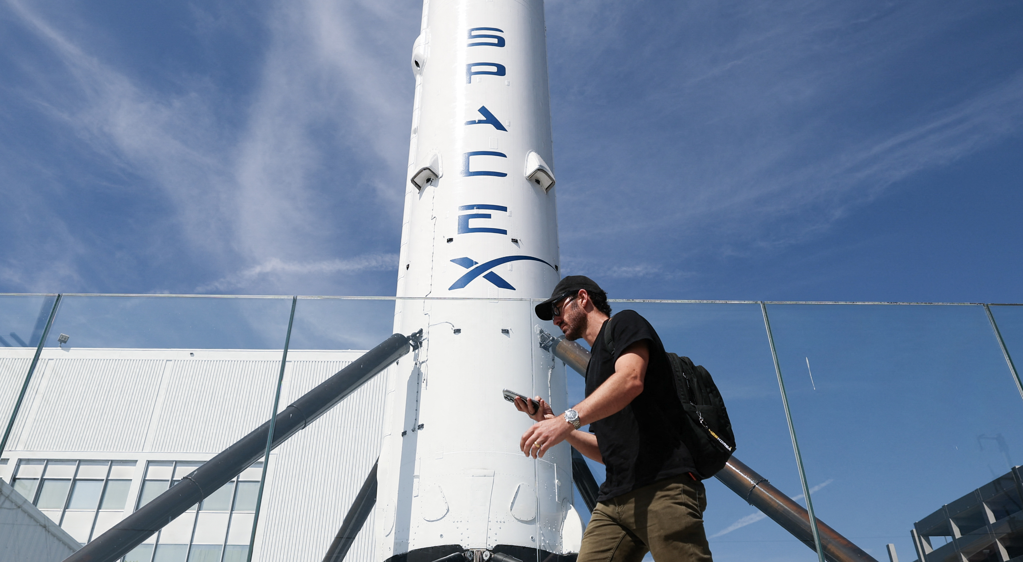 SpaceX cafeteria workers poised to become millionaires after ...