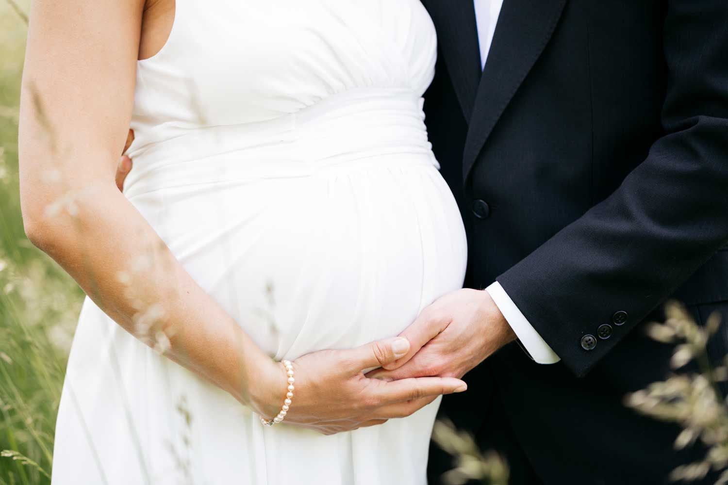 Couple marries in hospital maternity ward hours before bride gives ...
