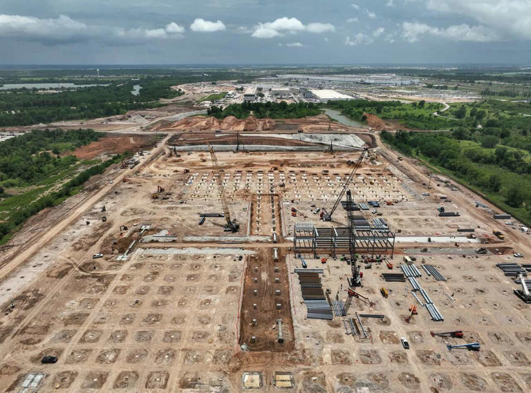 New Austin-area construction highlights Tesla's Optimus robot ambitions