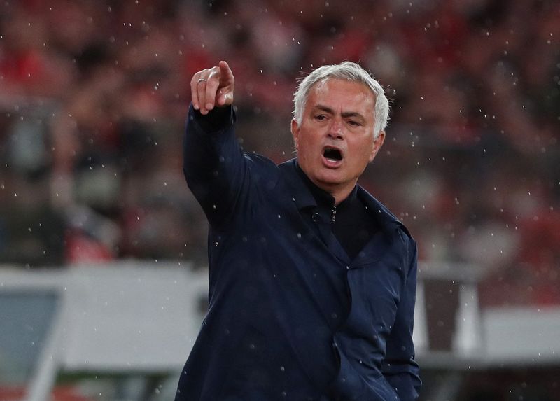 Soccer-Real Madrid turn to Mourinho in bid to bring stability and end ...