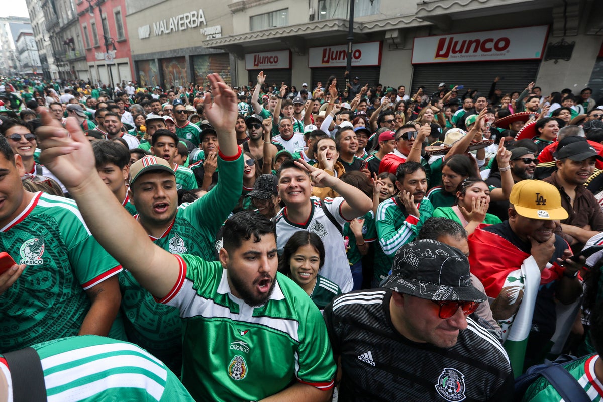 Chinese World Cup fans robbed at gunpoint soon after arrival in Mexico