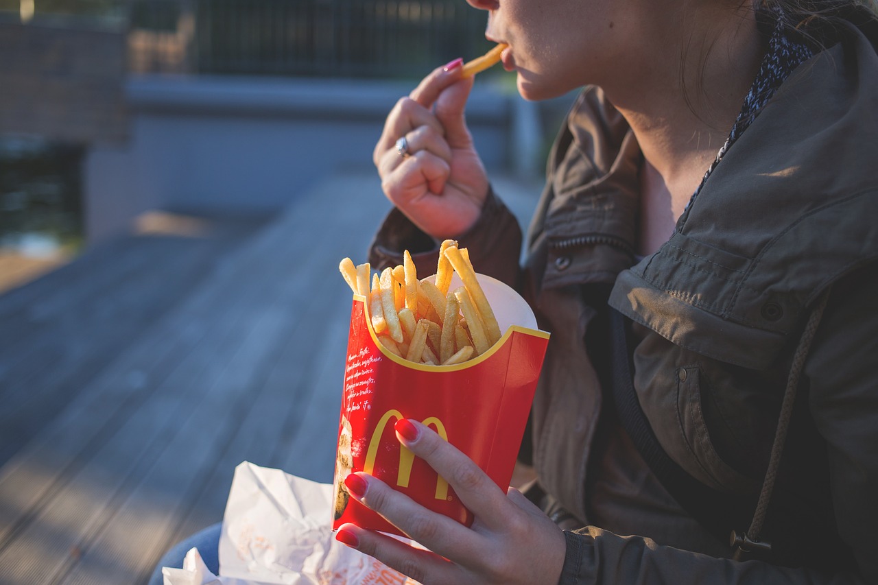 20 'lower-class' habits that get the side-eye from society