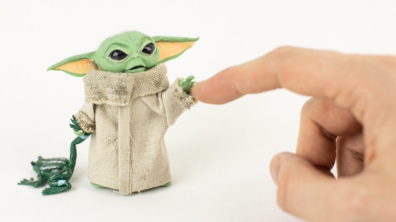 I turned clay into an adorable Baby Yoda!