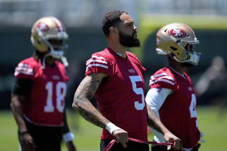 A no-drama wideout? 49ers embrace Mike Evans as a coach, dad and 'real ...