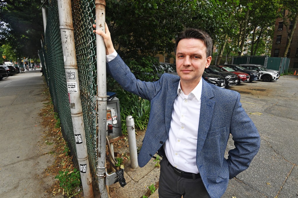 NYC residents fume over potential $30M sale of 110-spot parking lot ...