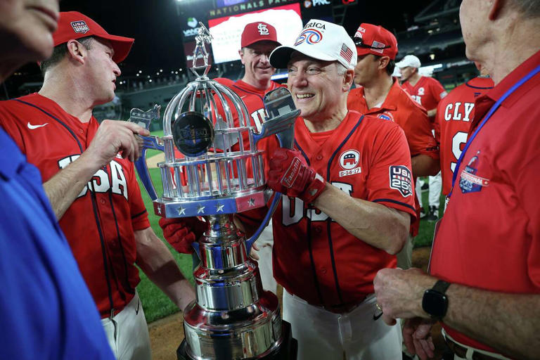 Texans help lead another GOP rout on the diamond in Washington
