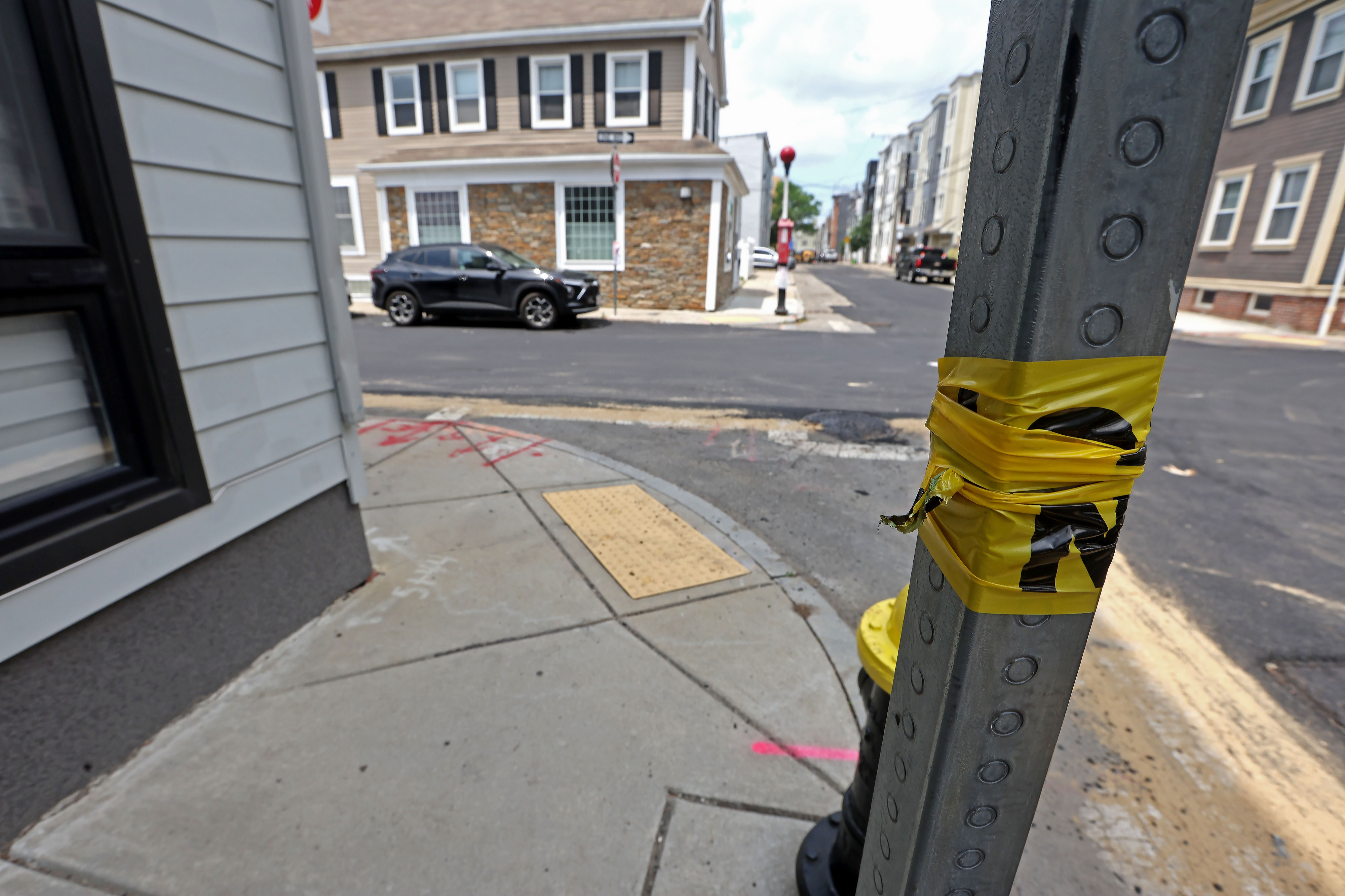 South Boston lemonade stand robbed at gunpoint, police say [+video]