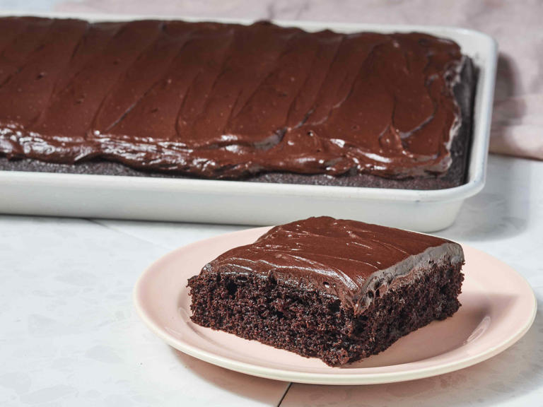 This chocolate cake calls for salad dressing—here's why families have ...