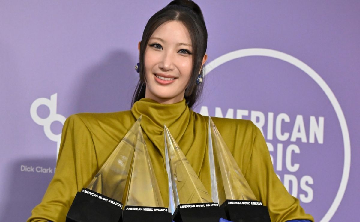 Who is EJAE, the K-pop artist singing alongside Andrea Bocelli on FIFA ...