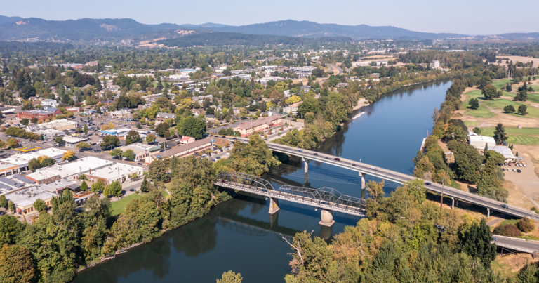 This beautiful Oregon city is made for exploring on foot
