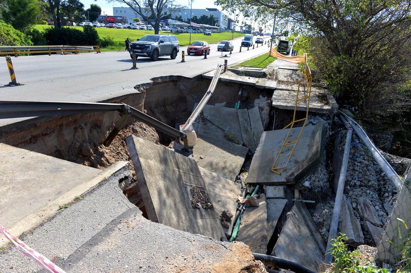 'Premature and irresponsible' — No date set to fix collapsing Nelson ...