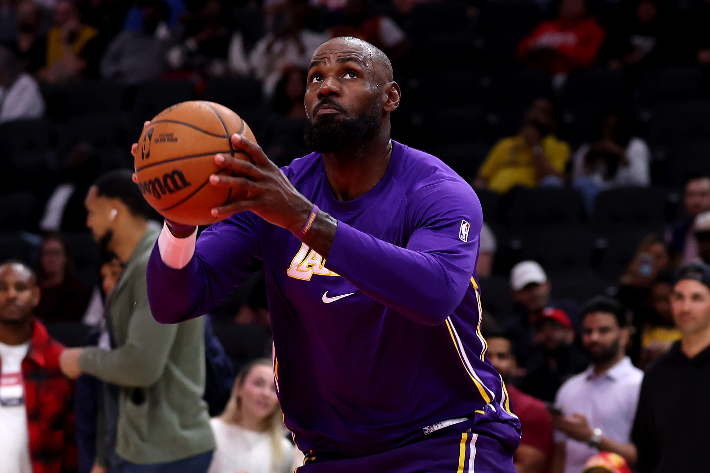 Writer suggests transformative LeBron James sign-and-trade for Lakers