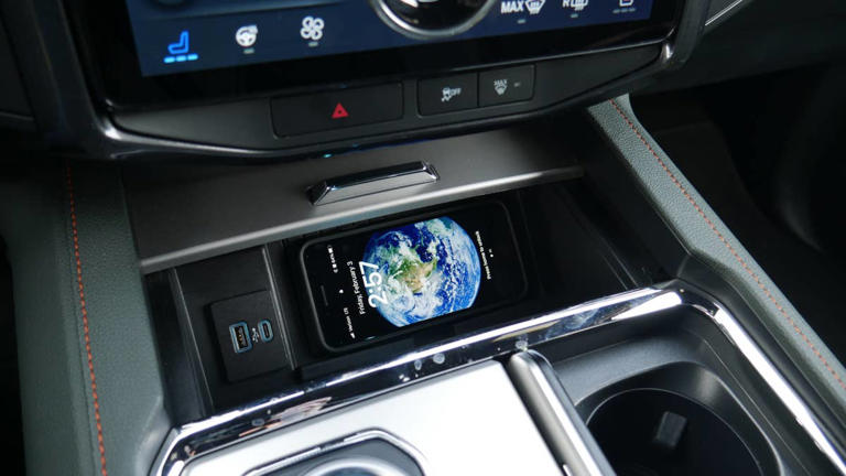 Ford recalls almost 550,000 Expedition SUVs because the center console ...